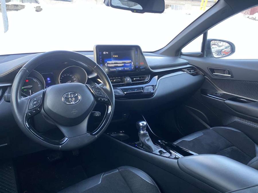 Balts Toyota C-HR 2019 Viļņa, ar dzinēja tilpumu 1.80 L un nobraukumu 124 tūkst. km par 16500 €, foto 16 vietnē AUTOMOTO.COM.LV
