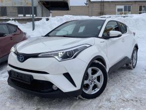 Белый Тойота C-HR 2019 в Вильнюс, объемом двигателя 1.80 л и пробегом 217 тыс. км за 14000 €, фото 2 на AUTOMOTO.COM.LV
