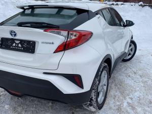 Белый Тойота C-HR 2019 в Вильнюс, объемом двигателя 1.80 л и пробегом 217 тыс. км за 14000 €, фото 10 на AUTOMOTO.COM.LV