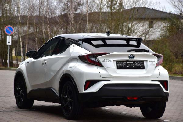 Balts Toyota C-HR 2019 Viļņa, ar dzinēja tilpumu 1.80 L un nobraukumu 94 tūkst. km par 17350 €, foto 10 vietnē AUTOMOTO.COM.LV