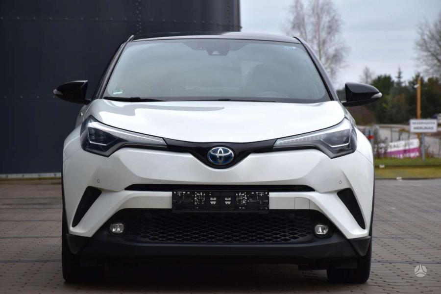 Balts Toyota C-HR 2019 Viļņa, ar dzinēja tilpumu 1.80 L un nobraukumu 94 tūkst. km par 17350 €, foto 28 vietnē AUTOMOTO.COM.LV