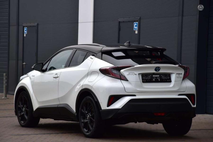 Balts Toyota C-HR 2019 Viļņa, ar dzinēja tilpumu 1.80 L un nobraukumu 94 tūkst. km par 17350 €, foto 32 vietnē AUTOMOTO.COM.LV