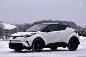 Белый Тойота C-HR 2019 в Вильнюс, объемом двигателя 1.80 л и пробегом 94 тыс. км за 17450 €, фото 2 на AUTOMOTO.COM.LV