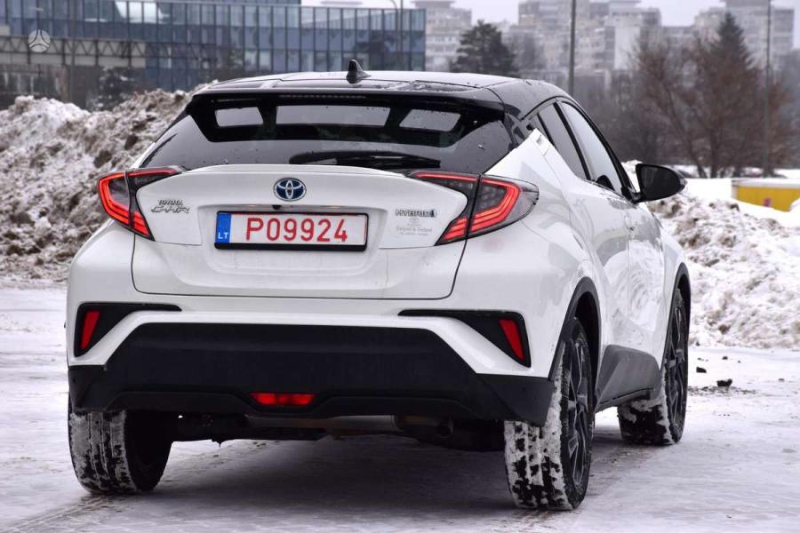 Белый Тойота C-HR 2019 в Вильнюс, объемом двигателя 1.80 л и пробегом 94 тыс. км за 17450 €, фото 8 на AUTOMOTO.COM.LV