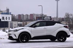 Белый Тойота C-HR 2019 в Вильнюс, объемом двигателя 1.80 л и пробегом 94 тыс. км за 17450 €, фото 16 на AUTOMOTO.COM.LV