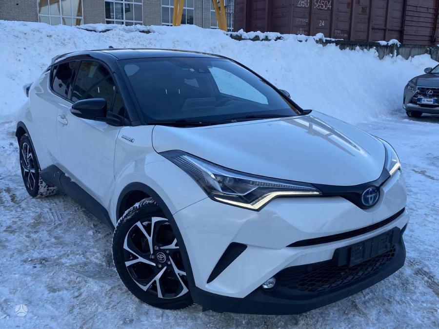 Balts Toyota C-HR 2019 Viļņa, ar dzinēja tilpumu 1.80 L un nobraukumu 124 tūkst. km par 16500 €, foto 1 vietnē AUTOMOTO.COM.LV