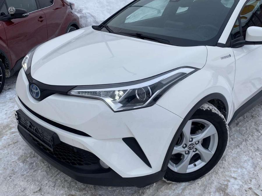 Balts Toyota C-HR 2019 Viļņa, ar dzinēja tilpumu 1.80 L un nobraukumu 217 tūkst. km par 13700 €, foto 5 vietnē AUTOMOTO.COM.LV