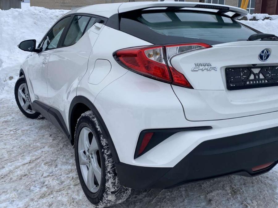 Balts Toyota C-HR 2019 Viļņa, ar dzinēja tilpumu 1.80 L un nobraukumu 217 tūkst. km par 13700 €, foto 14 vietnē AUTOMOTO.COM.LV