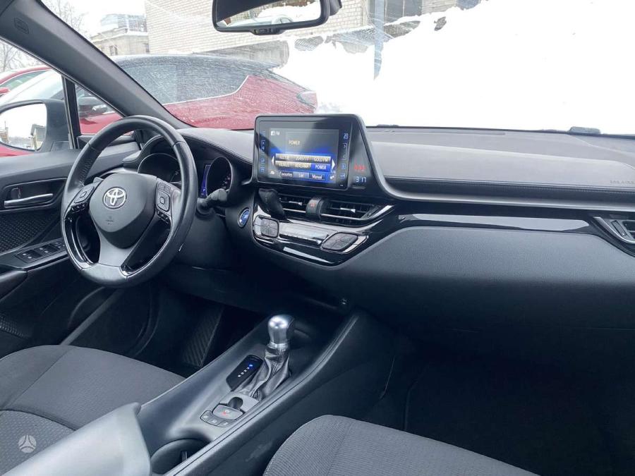 Balts Toyota C-HR 2019 Viļņa, ar dzinēja tilpumu 1.80 L un nobraukumu 217 tūkst. km par 13700 €, foto 16 vietnē AUTOMOTO.COM.LV