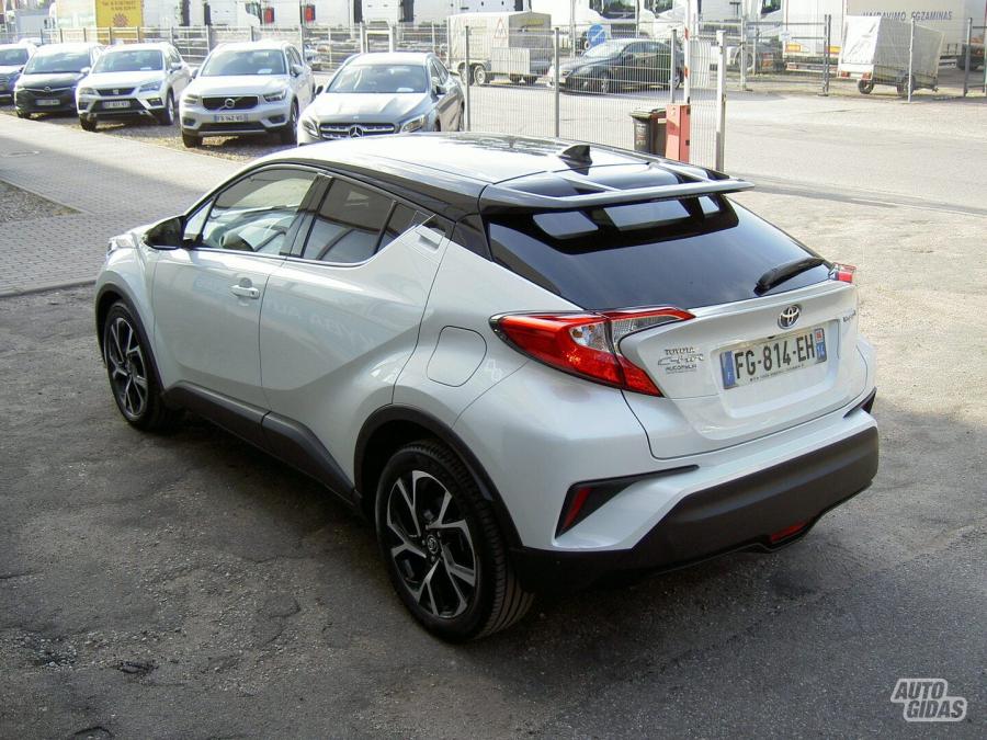 Белый Тойота C-HR 2019 в Вильнюс, объемом двигателя 1.80 л и пробегом 139 тыс. км за 16299 €, фото 9 на AUTOMOTO.COM.LV