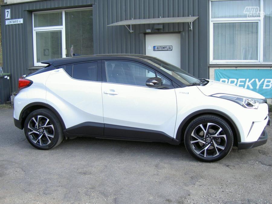 Белый Тойота C-HR 2019 в Вильнюс, объемом двигателя 1.80 л и пробегом 139 тыс. км за 16299 €, фото 12 на AUTOMOTO.COM.LV