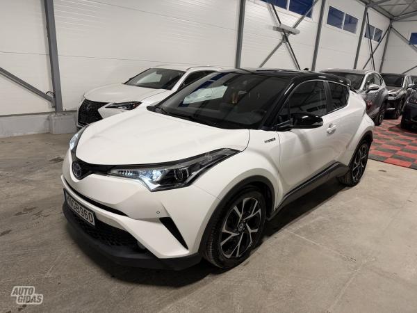 Белый Тойота C-HR 2019 в Вильнюс, объемом двигателя 1.80 л и пробегом 91 тыс. км за 16750 €, фото 3 на AUTOMOTO.COM.LV