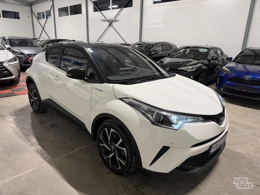 Белый Тойота C-HR 2019 в Вильнюс, объемом двигателя 1.80 л и пробегом 91 тыс. км за 16750 €, фото 5 на AUTOMOTO.COM.LV