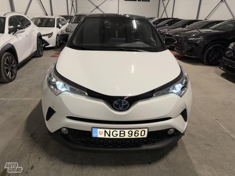 Белый Тойота C-HR 2019 в Вильнюс, объемом двигателя 1.80 л и пробегом 91 тыс. км за 16750 €, фото 14 на AUTOMOTO.COM.LV