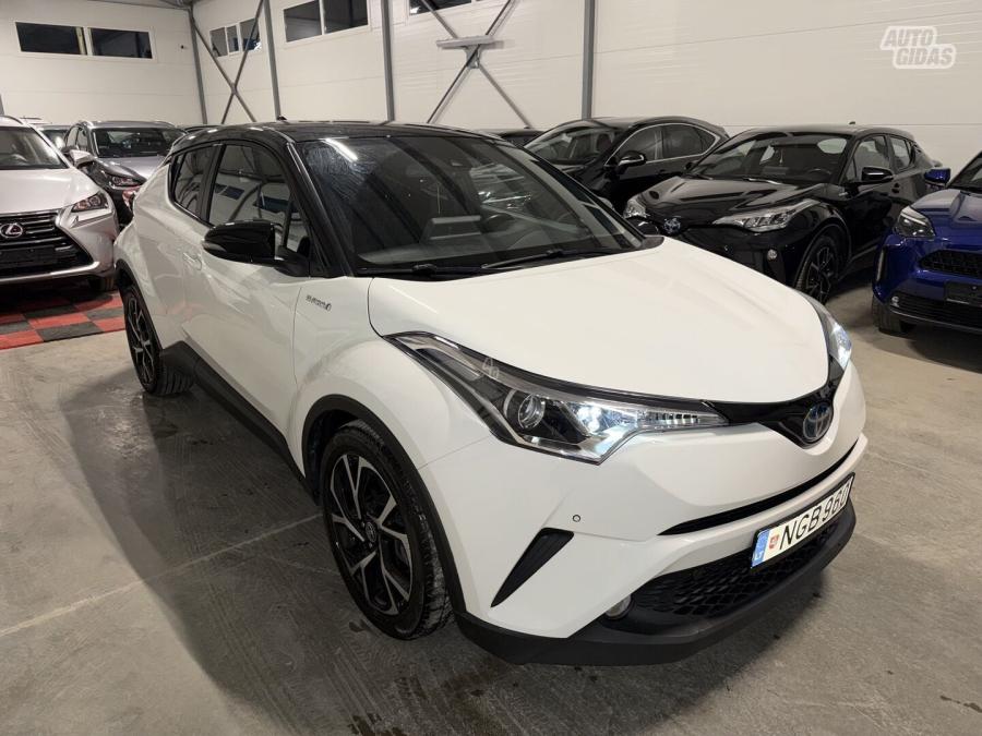 Белый Тойота C-HR 2019 в Вильнюс, объемом двигателя 1.80 л и пробегом 91 тыс. км за 16750 €, фото 15 на AUTOMOTO.COM.LV