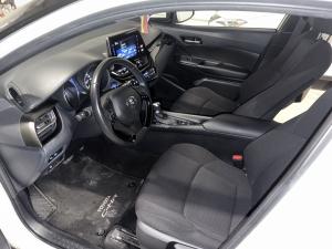 Белый Тойота C-HR 2019 в Вильнюс, объемом двигателя 1.80 л и пробегом 91 тыс. км за 16750 €, фото 19 на AUTOMOTO.COM.LV