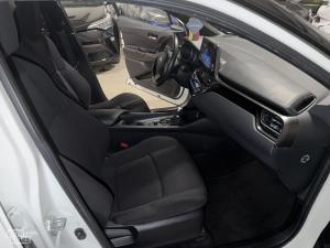 Белый Тойота C-HR 2019 в Вильнюс, объемом двигателя 1.80 л и пробегом 91 тыс. км за 16750 €, фото 20 на AUTOMOTO.COM.LV