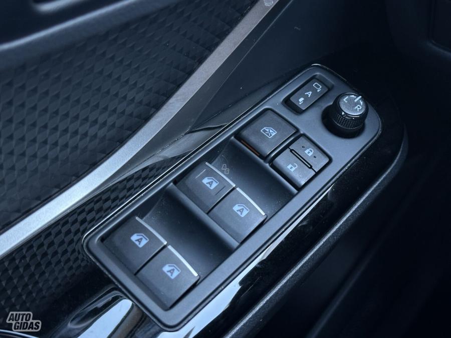 Balts Toyota C-HR 2019 Kauņa, ar dzinēja tilpumu 1.80 L un nobraukumu 96 tūkst. km par 20471 €, foto 21 vietnē AUTOMOTO.COM.LV
