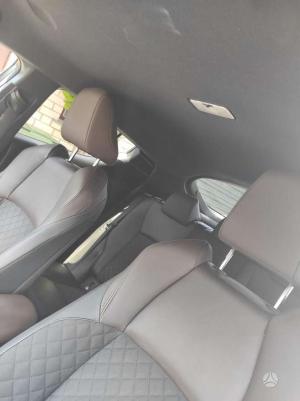 White Toyota C-HR 2019 in Kaunas, with an engine capacity of 1.80 L and mileage of 180 thousand km for 16350 €, photo 8 on AUTOMOTO.COM.LV