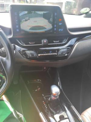 White Toyota C-HR 2019 in Kaunas, with an engine capacity of 1.80 L and mileage of 180 thousand km for 16350 €, photo 10 on AUTOMOTO.COM.LV