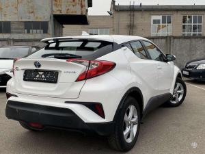 Белый Тойота C-HR 2019 в Вильнюс, объемом двигателя 1.80 л и пробегом 219 тыс. км за 13000 €, фото 7 на AUTOMOTO.COM.LV