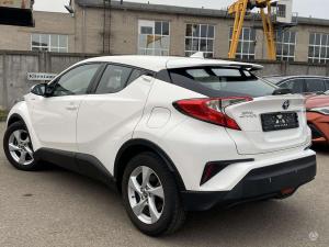 Белый Тойота C-HR 2019 в Вильнюс, объемом двигателя 1.80 л и пробегом 219 тыс. км за 13000 €, фото 11 на AUTOMOTO.COM.LV
