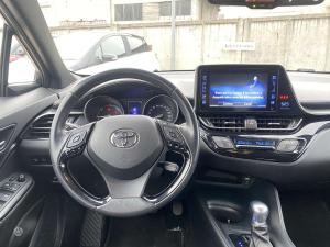 Белый Тойота C-HR 2019 в Вильнюс, объемом двигателя 1.80 л и пробегом 219 тыс. км за 13000 €, фото 16 на AUTOMOTO.COM.LV