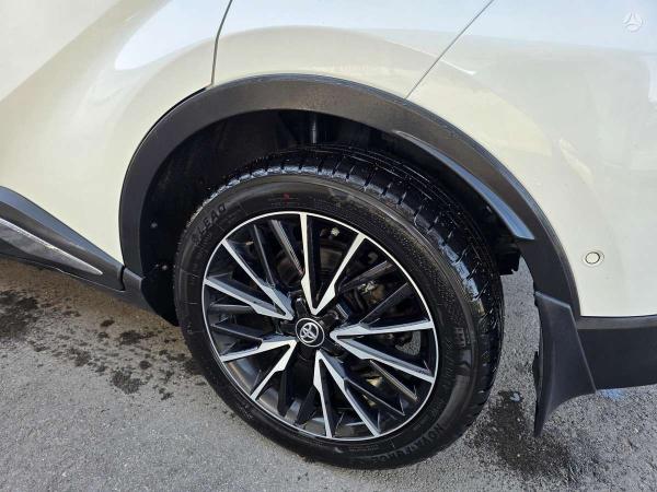 Balts Toyota C-HR 2019 Kretinga, ar dzinēja tilpumu 1.80 L un nobraukumu 261 tūkst. km par 13800 €, foto 9 vietnē AUTOMOTO.COM.LV