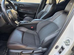 White Toyota C-HR 2019 in Kretinga, with an engine capacity of 1.80 L and mileage of 261 thousand km for 13800 €, photo 11 on AUTOMOTO.COM.LV