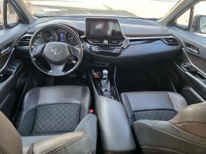 White Toyota C-HR 2019 in Kretinga, with an engine capacity of 1.80 L and mileage of 261 thousand km for 13800 €, photo 13 on AUTOMOTO.COM.LV