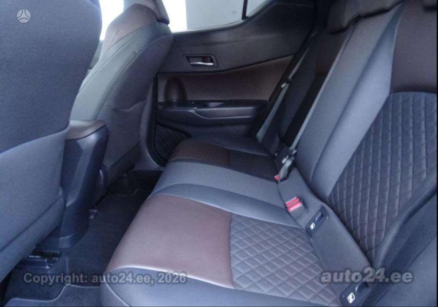 White Toyota C-HR 2019 in Kretinga, with an engine capacity of 1.80 L and mileage of 261 thousand km for 13800 €, photo 18 on AUTOMOTO.COM.LV