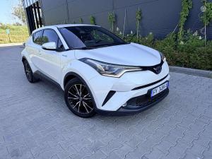 White Toyota C-HR 2019 in Vilnius, with an engine capacity of 1.80 L and mileage of 187 thousand km for 16900 €, photo  on AUTOMOTO.COM.LV