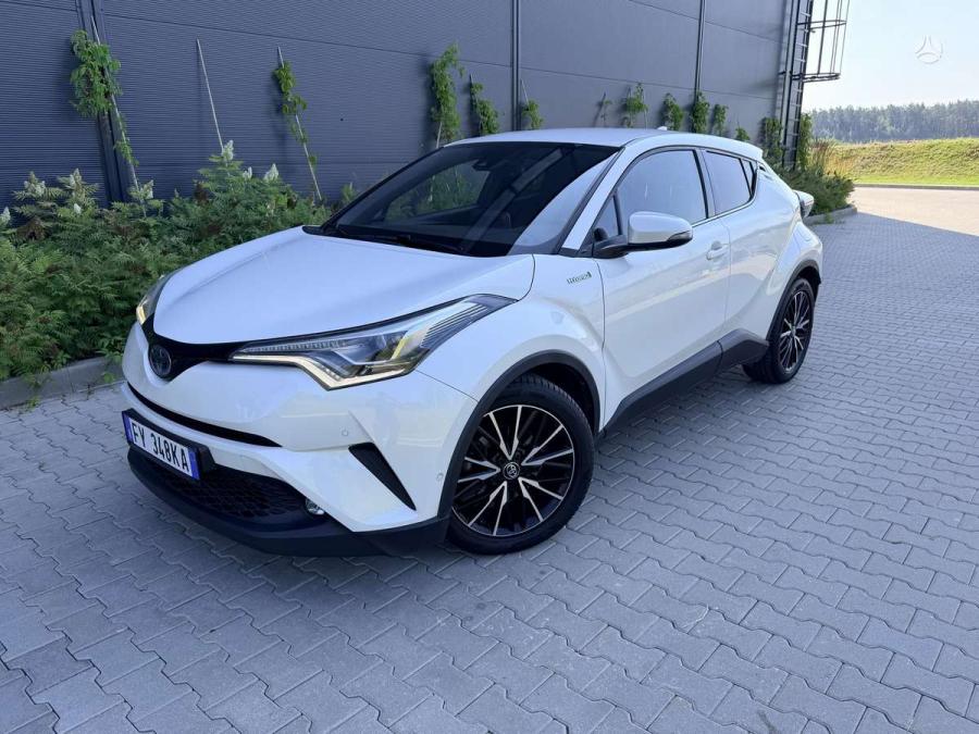 Белый Тойота C-HR 2019 в Вильнюс, объемом двигателя 1.80 л и пробегом 187 тыс. км за 16900 €, фото 3 на AUTOMOTO.COM.LV