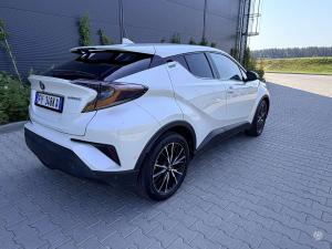 Белый Тойота C-HR 2019 в Вильнюс, объемом двигателя 1.80 л и пробегом 187 тыс. км за 16900 €, фото 4 на AUTOMOTO.COM.LV