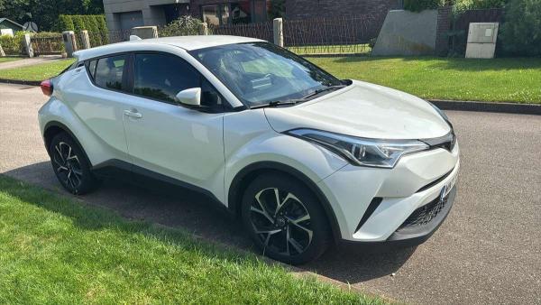 Белый Тойота C-HR 2019 в Каунас, объемом двигателя 1.99 л и пробегом 87 тыс. км за 13600 €, фото 1 на AUTOMOTO.COM.LV