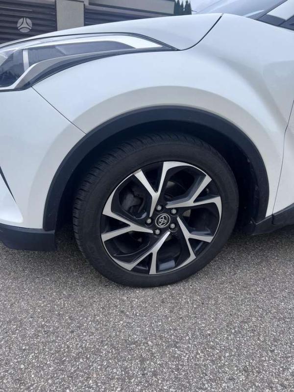 Белый Тойота C-HR 2019 в Каунас, объемом двигателя 1.99 л и пробегом 87 тыс. км за 13600 €, фото 10 на AUTOMOTO.COM.LV