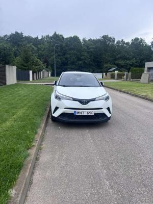 White Toyota C-HR 2019 in Kaunas, with an engine capacity of 1.99 L and mileage of 87 thousand km for 13600 €, photo 15 on AUTOMOTO.COM.LV
