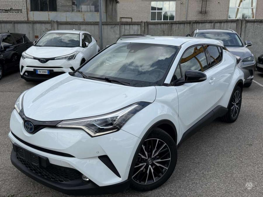 Balts Toyota C-HR 2019 Viļņa, ar dzinēja tilpumu 1.80 L un nobraukumu 157 tūkst. km par 14700 €, foto 3 vietnē AUTOMOTO.COM.LV