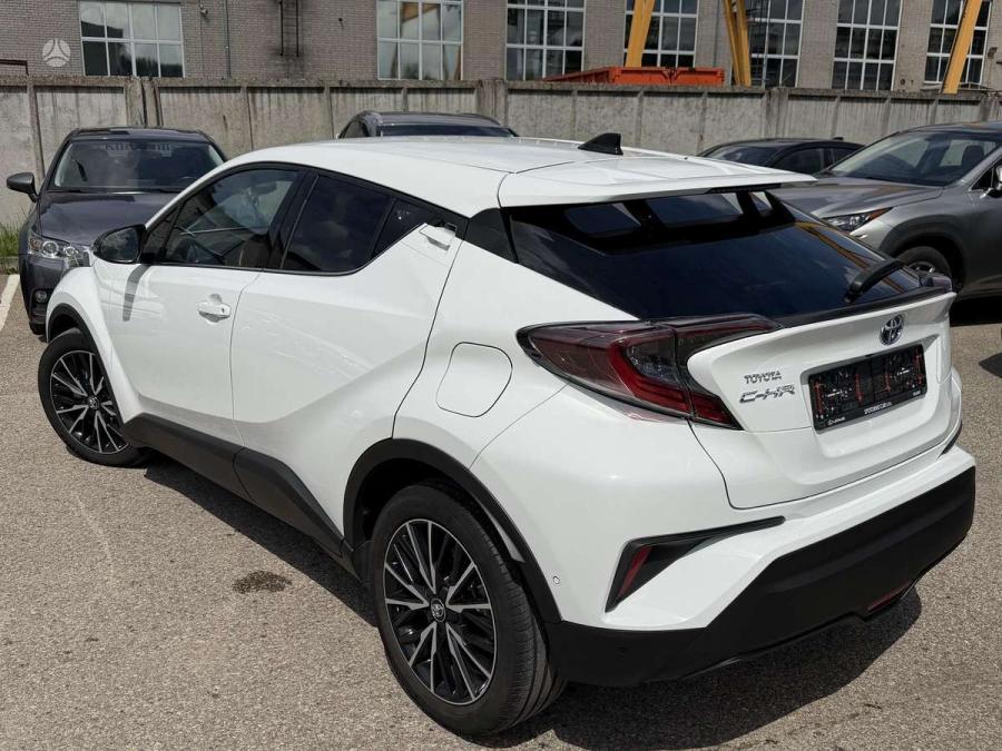 Balts Toyota C-HR 2019 Viļņa, ar dzinēja tilpumu 1.80 L un nobraukumu 157 tūkst. km par 14700 €, foto 13 vietnē AUTOMOTO.COM.LV