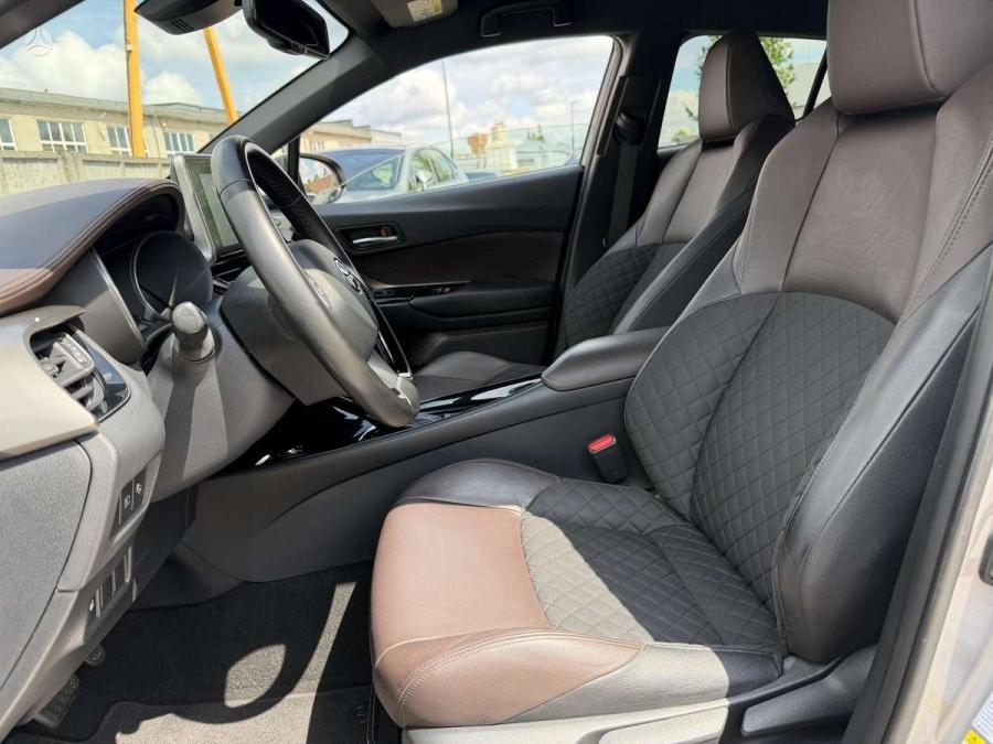 Balts Toyota C-HR 2019 Viļņa, ar dzinēja tilpumu 1.80 L un nobraukumu 157 tūkst. km par 14700 €, foto 18 vietnē AUTOMOTO.COM.LV