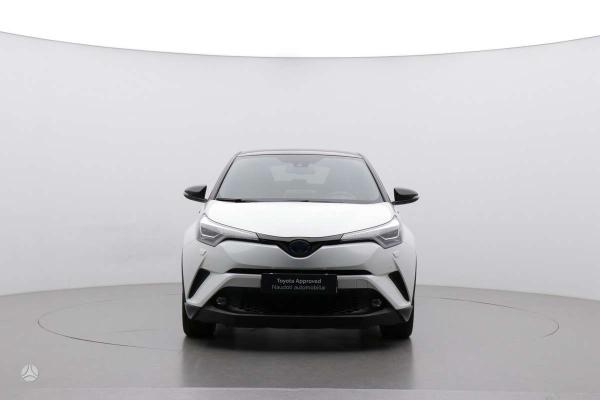White Toyota C-HR 2019 in Vilnius, with an engine capacity of 1.80 L and mileage of 117 thousand km for 21900 €, photo 6 on AUTOMOTO.COM.LV