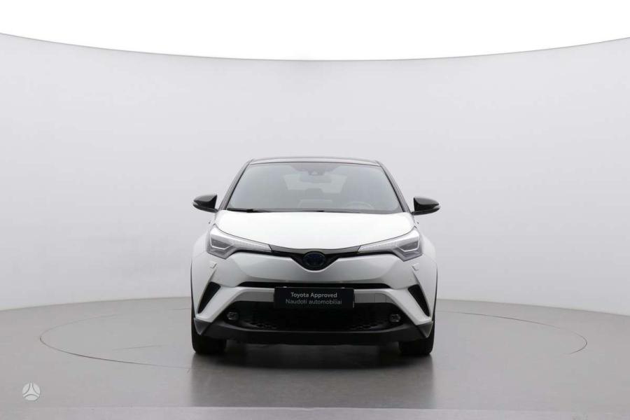 Белый Тойота C-HR 2019 в Вильнюс, объемом двигателя 1.80 л и пробегом 117 тыс. км за 21900 €, фото 7 на AUTOMOTO.COM.LV