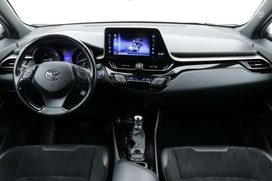 Белый Тойота C-HR 2019 в Вильнюс, объемом двигателя 1.80 л и пробегом 117 тыс. км за 21900 €, фото 8 на AUTOMOTO.COM.LV