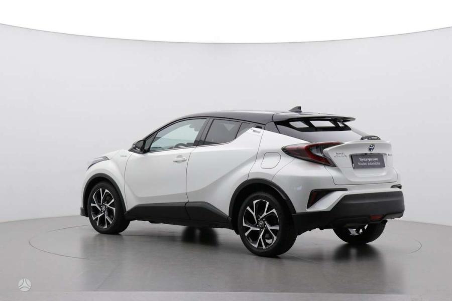 Белый Тойота C-HR 2019 в Вильнюс, объемом двигателя 1.80 л и пробегом 117 тыс. км за 21900 €, фото 19 на AUTOMOTO.COM.LV