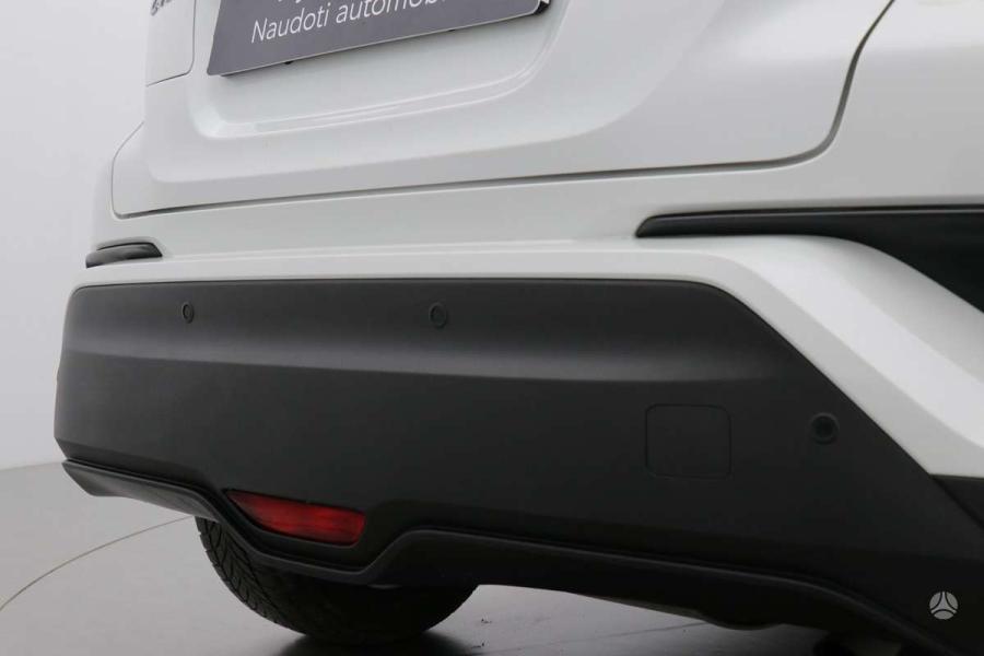 Белый Тойота C-HR 2019 в Вильнюс, объемом двигателя 1.80 л и пробегом 117 тыс. км за 21900 €, фото 22 на AUTOMOTO.COM.LV