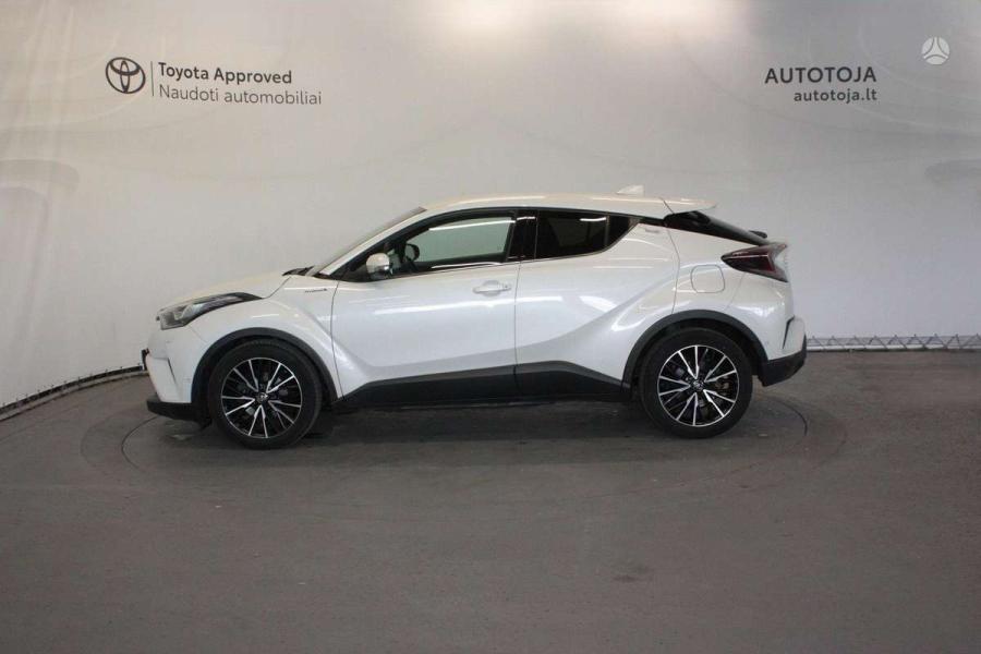 Balts Toyota C-HR 2019 Kauņa, ar dzinēja tilpumu 1.80 L un nobraukumu 151 tūkst. km par 19900 €, foto 4 vietnē AUTOMOTO.COM.LV