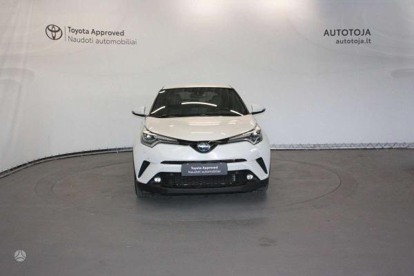 Белый Тойота C-HR 2019 в Каунас, объемом двигателя 1.80 л и пробегом 151 тыс. км за 19900 €, фото 5 на AUTOMOTO.COM.LV