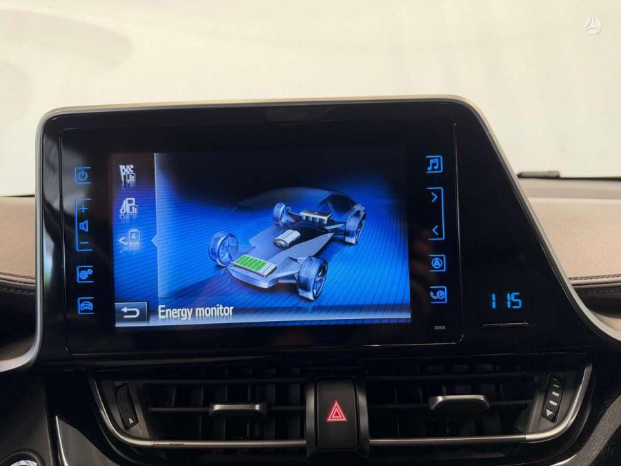 Balts Toyota C-HR 2019 Kauņa, ar dzinēja tilpumu 1.80 L un nobraukumu 151 tūkst. km par 19900 €, foto 31 vietnē AUTOMOTO.COM.LV