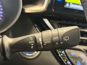 Balts Toyota C-HR 2019 Kauņa, ar dzinēja tilpumu 1.80 L un nobraukumu 151 tūkst. km par 19900 €, foto 36 vietnē AUTOMOTO.COM.LV
