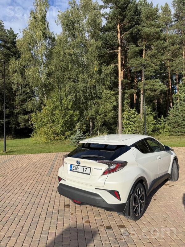 Balts Toyota C-HR 2019 Rīga, ar dzinēja tilpumu 1.80 L un nobraukumu 70 tūkst. km par 19450 €, foto 5 vietnē AUTOMOTO.COM.LV